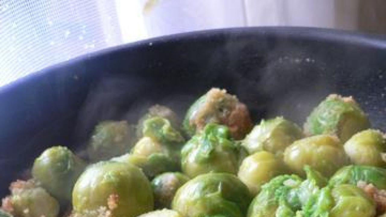 Przepis - Brukselka w bułce tartej przepis - Gotujmy.pl