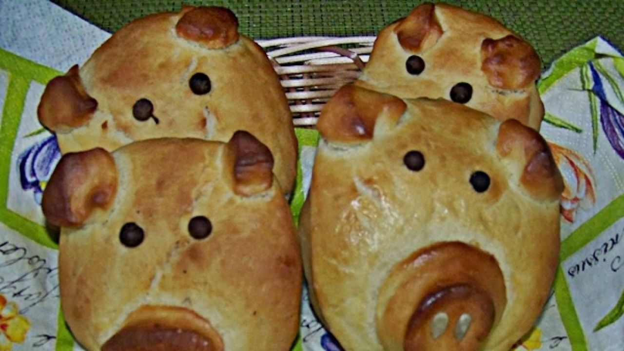 Przepis - Bułeczki świnki przepis - Gotujmy.pl Przepis - Bułeczki świnki przepis - Gotujmy.pl