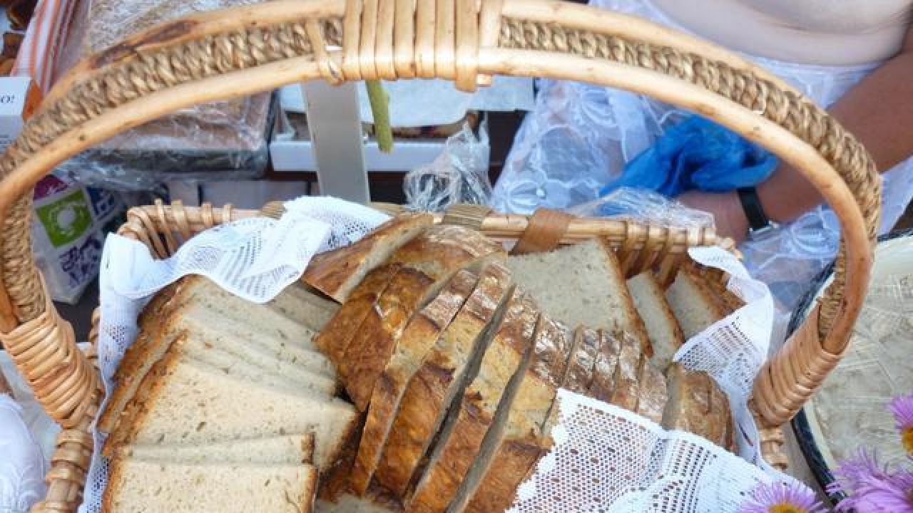 Przepis - Chleb wiejski z pieca przepis - Gotujmy.pl