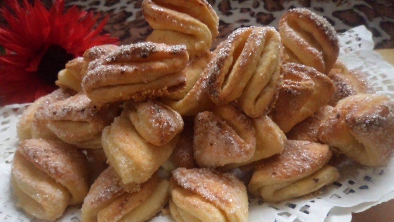 Przepis - Ciastka kacze łapki przepis - Gotujmy.pl