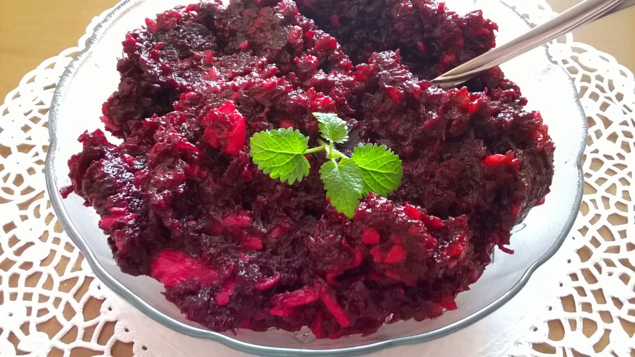 Przepis - Ćwikła z jabłkiem przepis - Gotujmy.pl