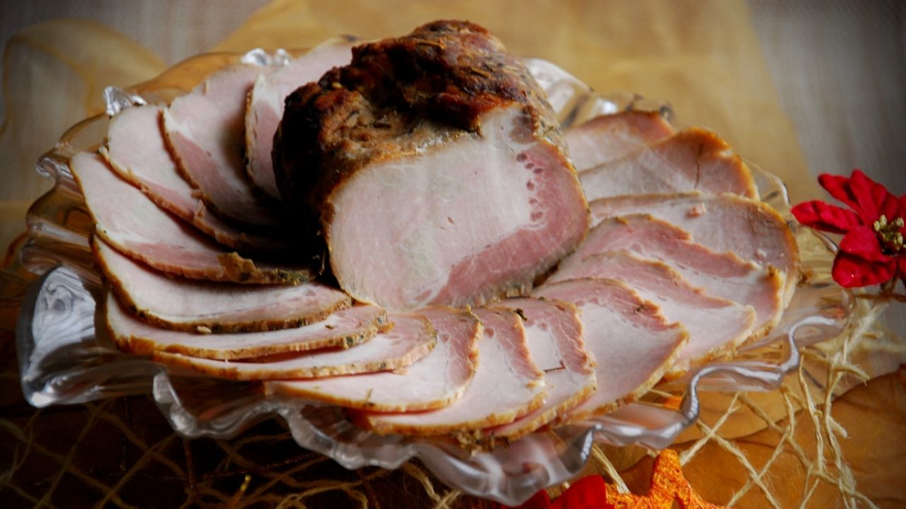 Przepis - Domowa wędlina nie tylko na święta przepis - Gotujmy.pl