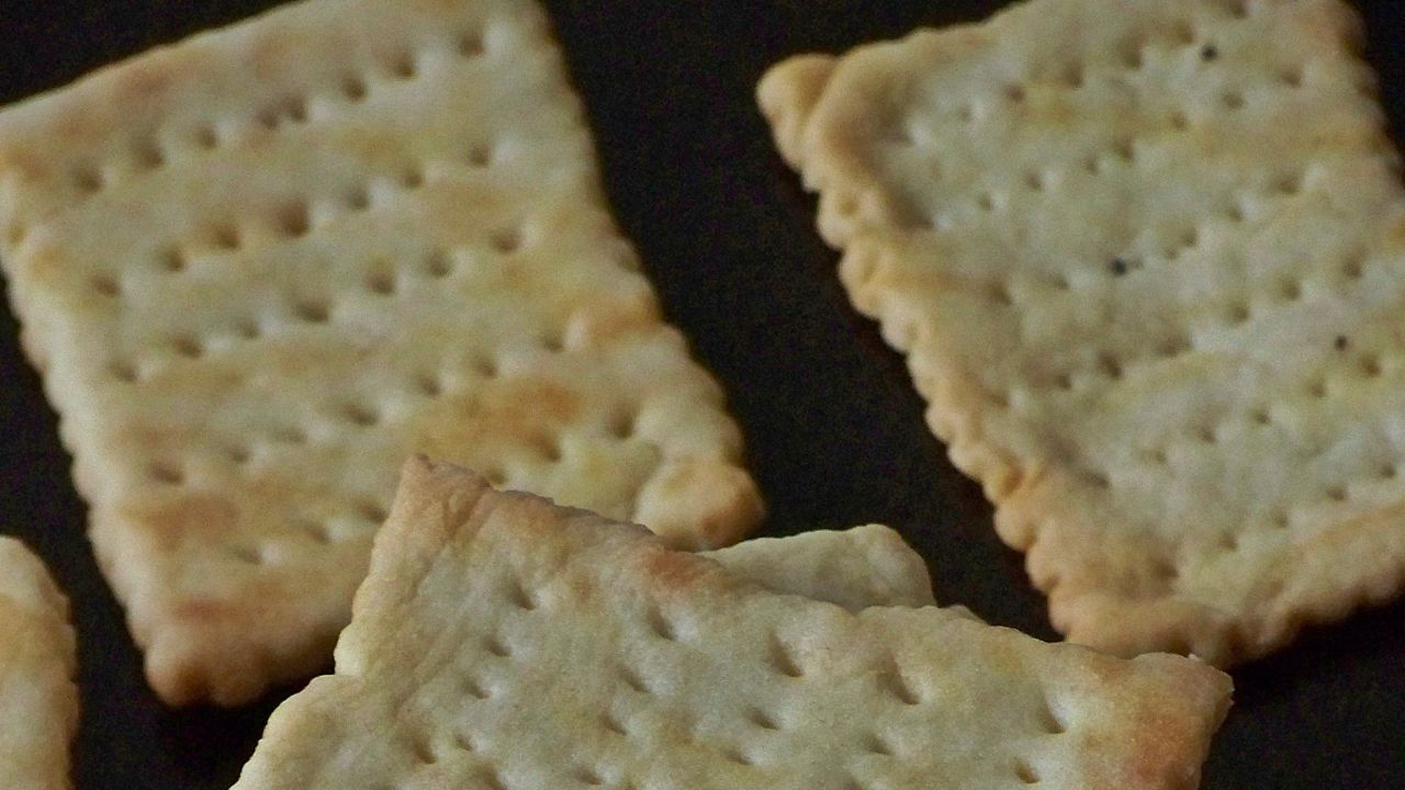 Przepis - Domowe herbatniki a'la Petit Beurre przepis - Gotujmy.pl