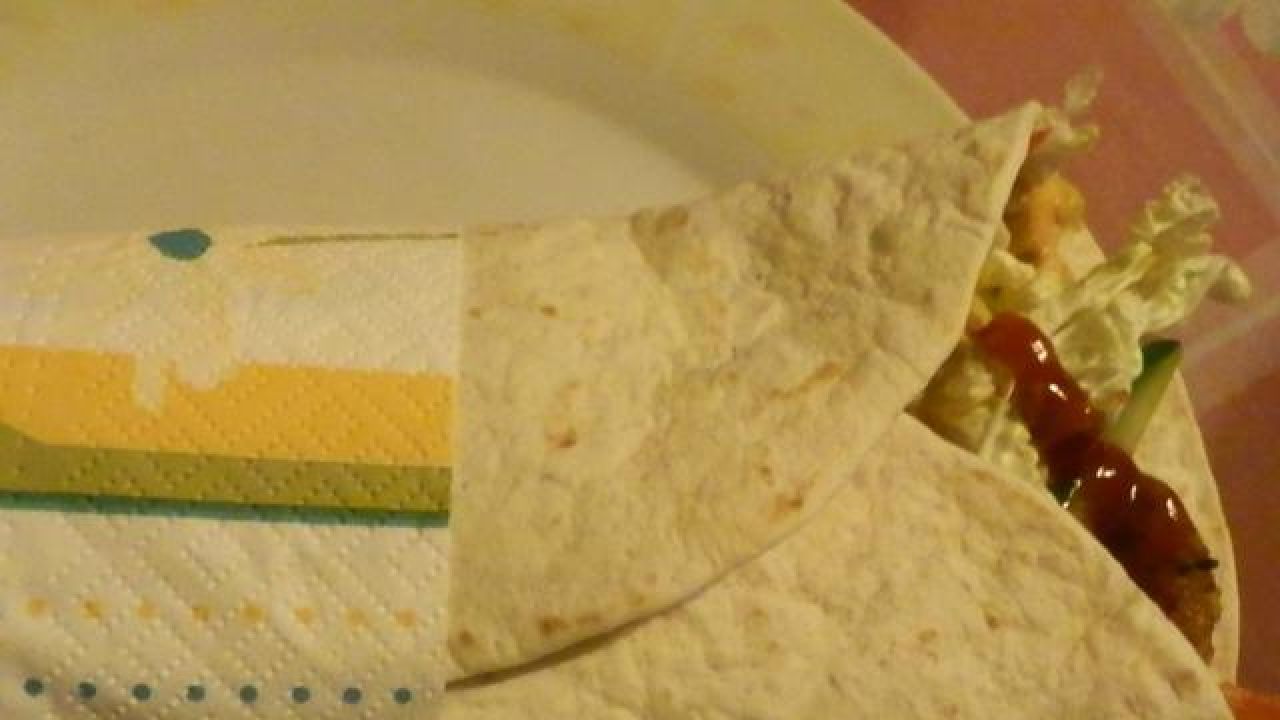 Przepis - Domowy a'la rolo kebab przepis - Gotujmy.pl