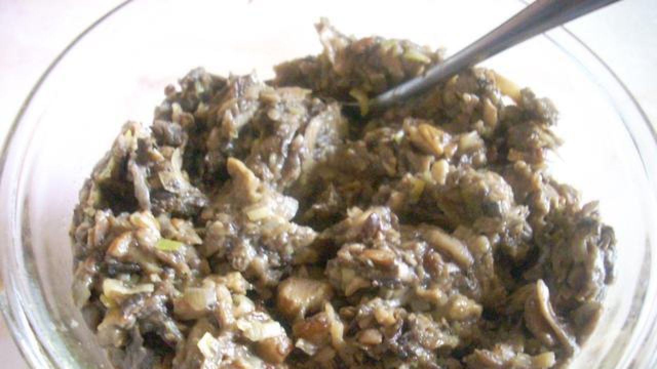 Przepis - Farsz pieczarkowy do uszek przepis - Gotujmy.pl