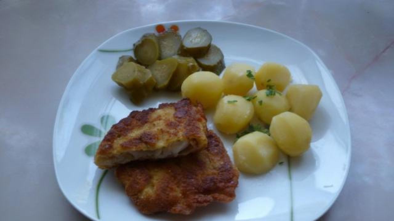 Przepis - Filet z mintaja w panierce wg REniz przepis - Gotujmy.pl