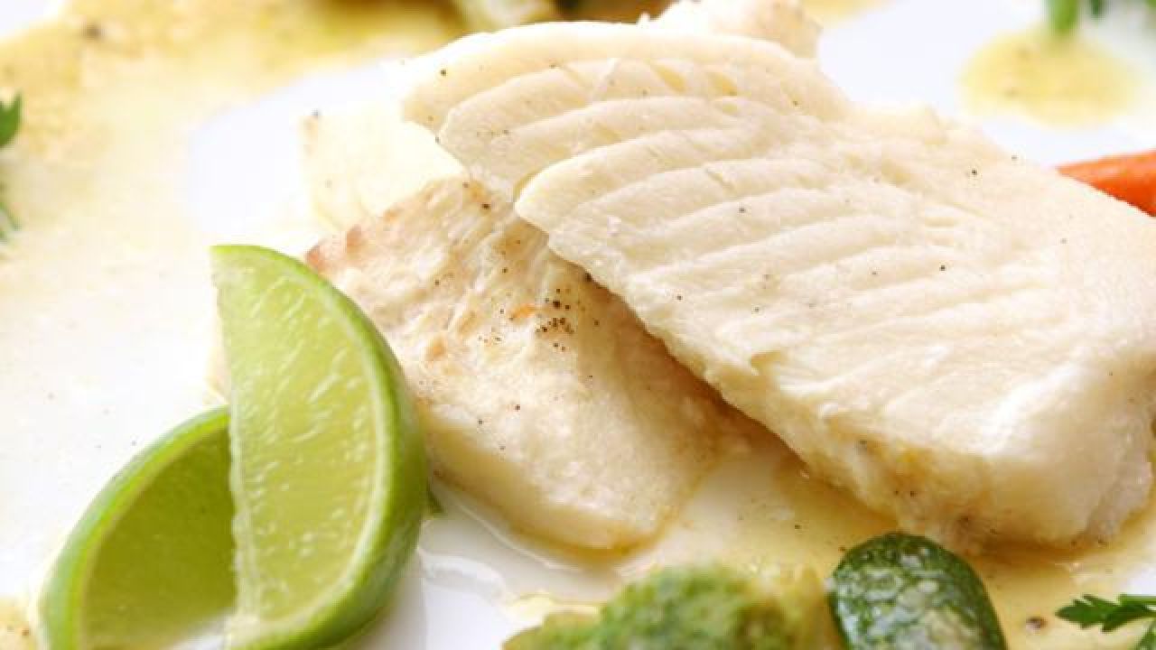 Przepis - Filet z ryby w sosie z imbiru, limonki przepis - Gotujmy.pl