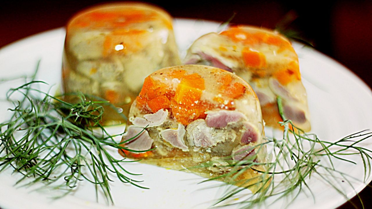 Przepis - Galareta z żołądków drobiowych przepis - Gotujmy.pl