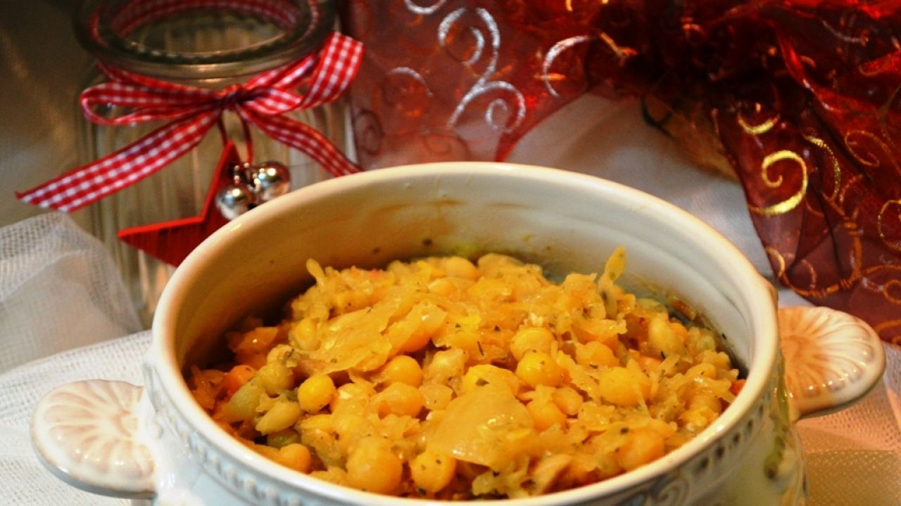 Przepis - Groch z kapustą przepis - Gotujmy.pl