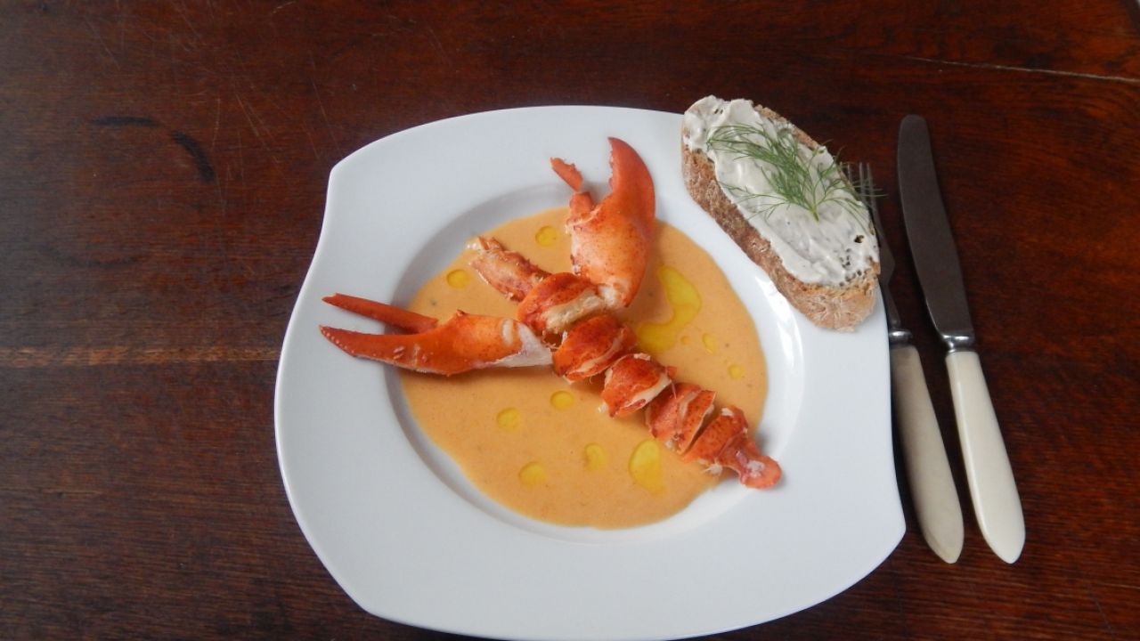 Przepis - Homar z sosie śmietanowym przepis - Gotujmy.pl
