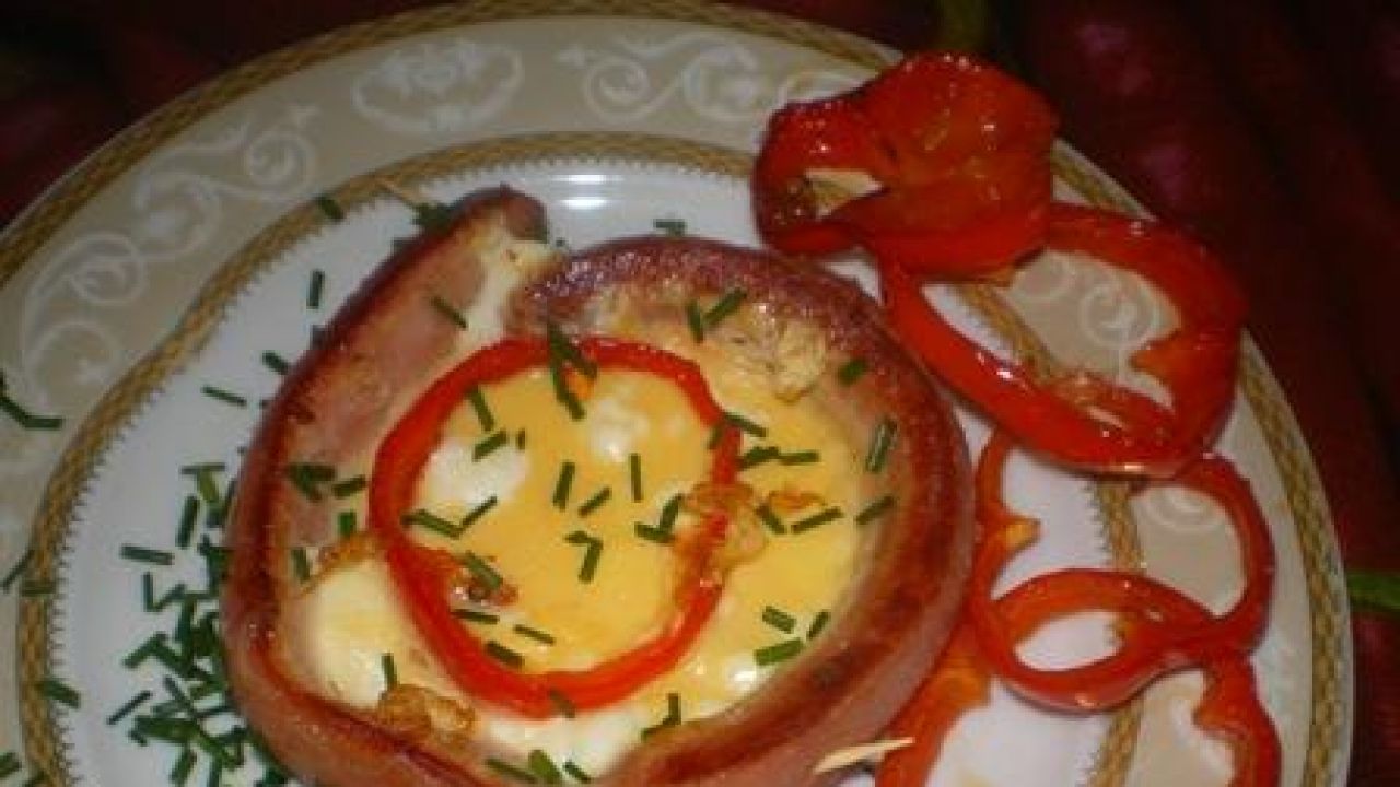 Przepis - Jajecznica w parówce przepis - Gotujmy.pl