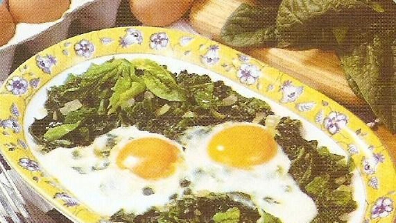 Jajka sadzone ze szpinakiem - najlepsze pomysły - Gotujmy.pl