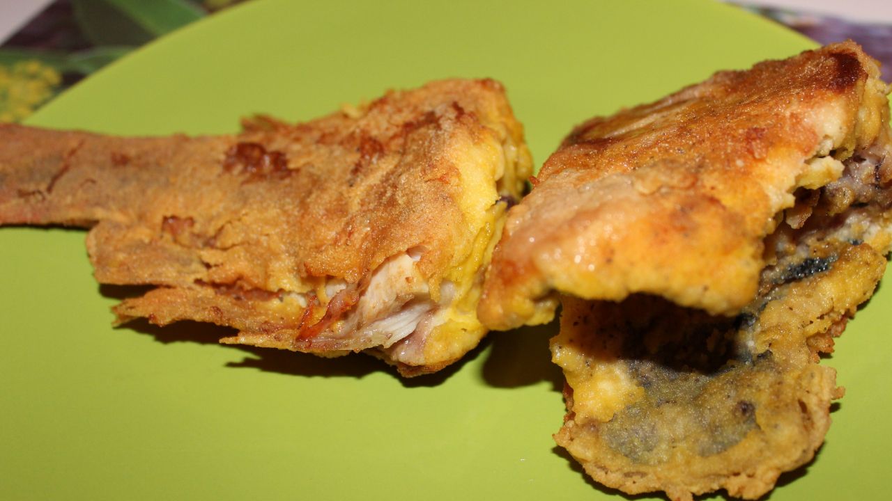 Przepis - Karmazyn w mące kukurydzianej przepis - Gotujmy.pl