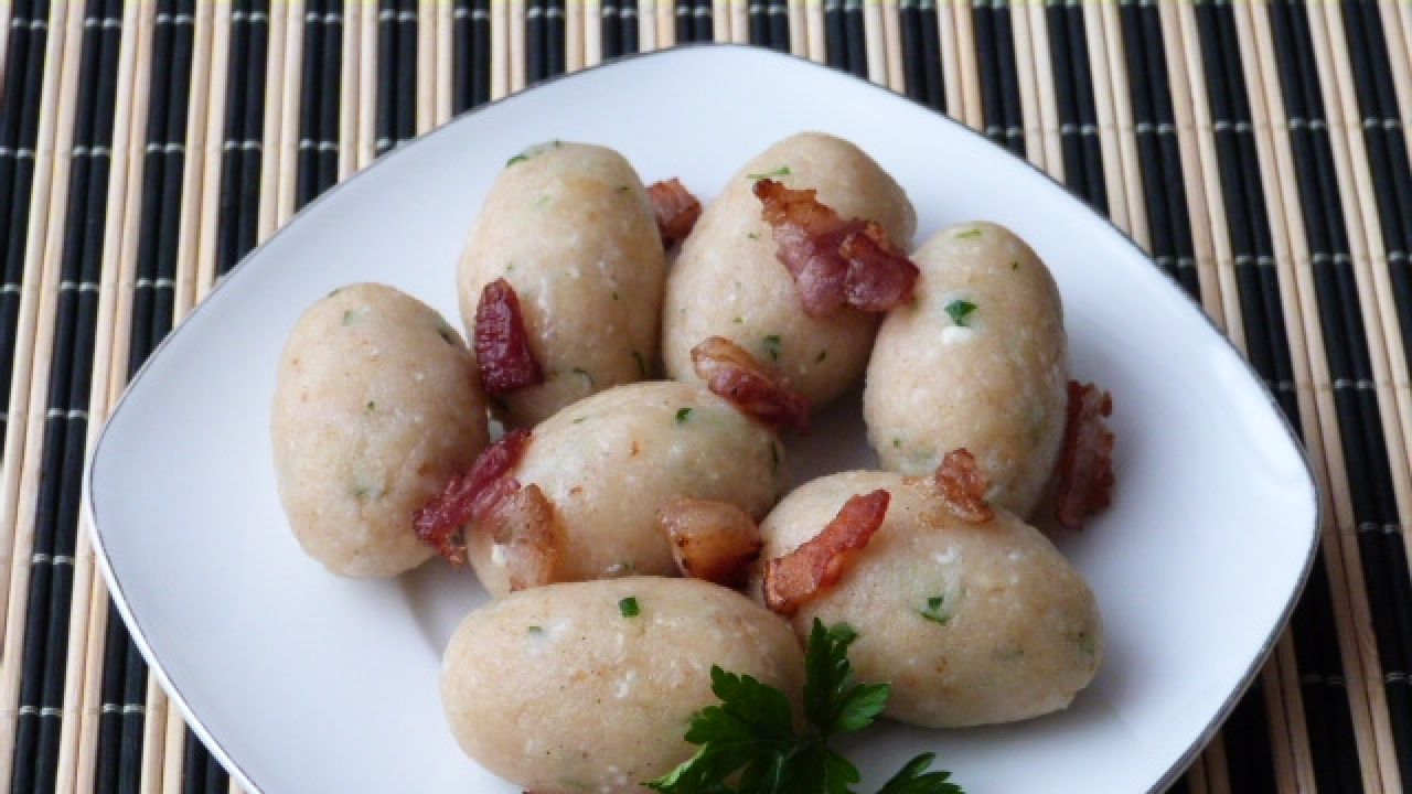 Przepis - Kluski z sera białego i bułki tartej przepis - Gotujmy.pl