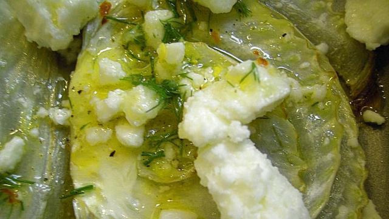 Przepis - Koper włoski -zapiekany z serem feta przepis - Gotujmy.pl