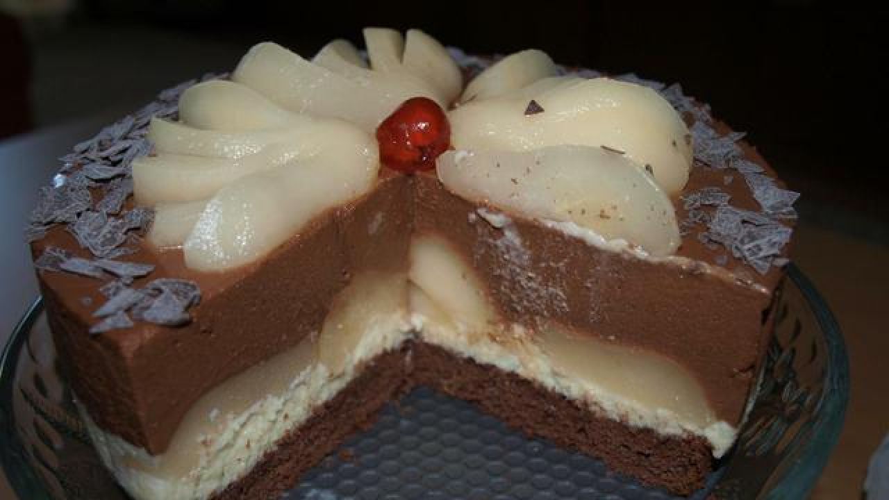 Przepis - Mini tort czekoladowo gruszkowy przepis - Gotujmy.pl