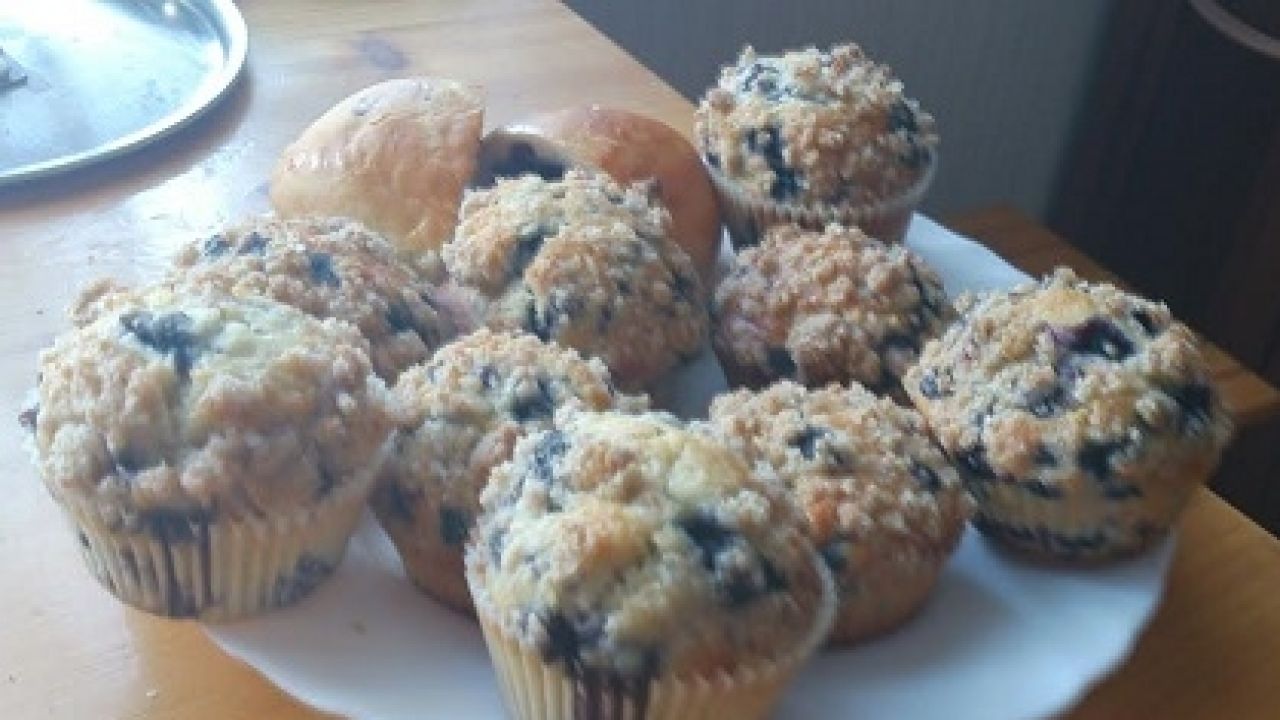 Przepis - Muffinki z jagodami przepis - Gotujmy.pl