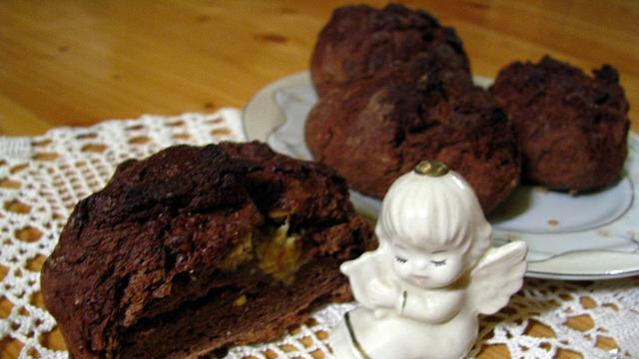 Przepis - Orkiszowa, słodka bułka z bananem przepis - Gotujmy.pl