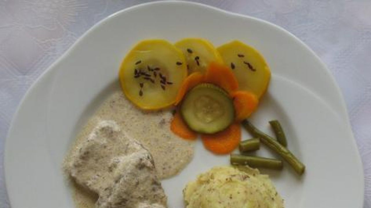 Przepis - Ozory po cesarsku w sosie sardelowym przepis - Gotujmy.pl