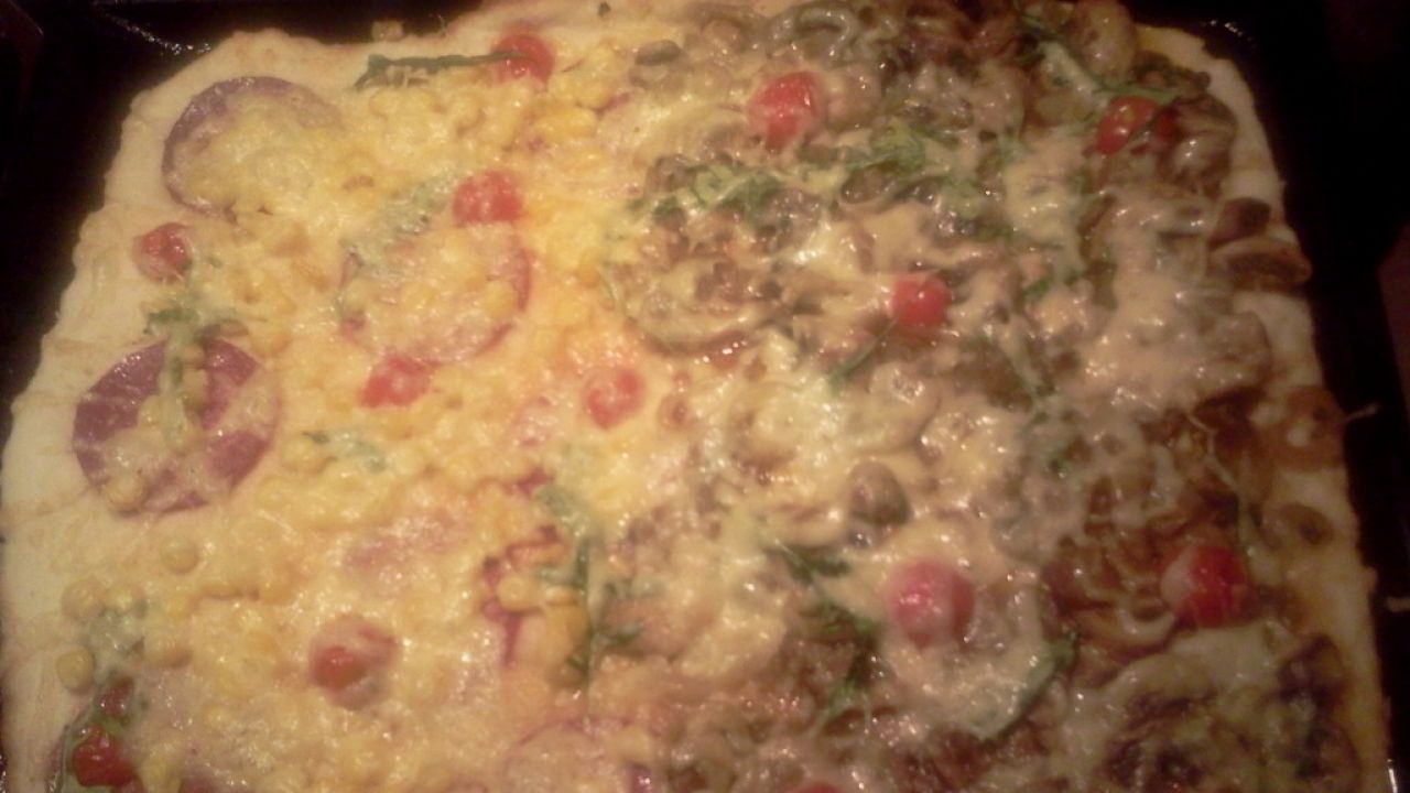 Przepis - Pizza DUO przepis - Gotujmy.pl