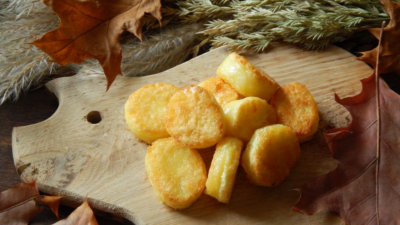 Przepis - Prażynki ziemniaczane przepis - Gotujmy.pl