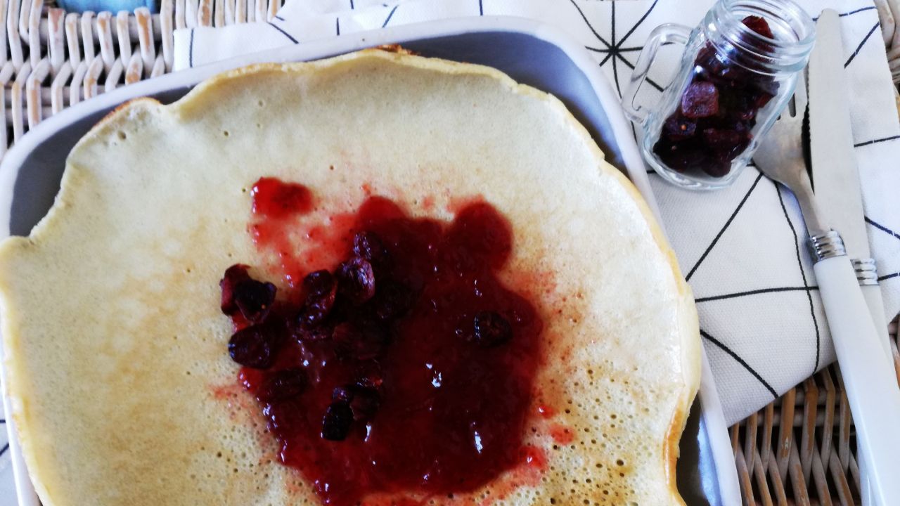 Przepis - Puszysty omlet na słodko przepis - Gotujmy.pl