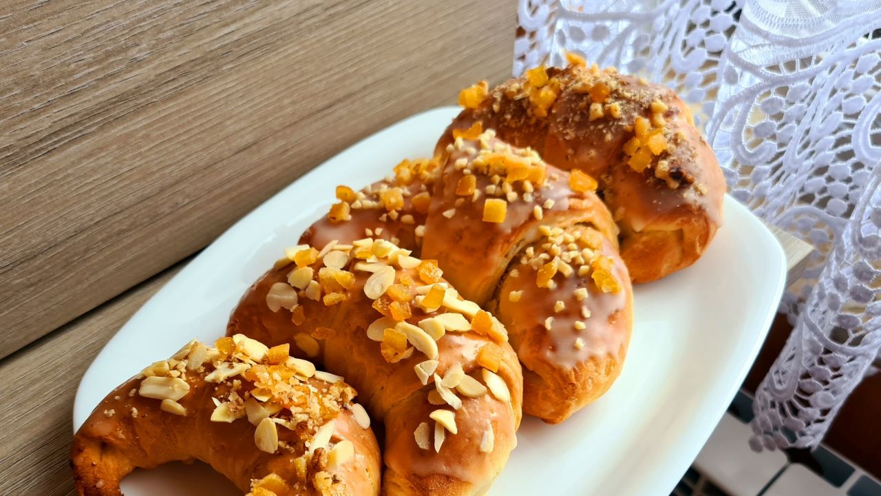 Przepis - Rogale Marcińskie przepis - Gotujmy.pl