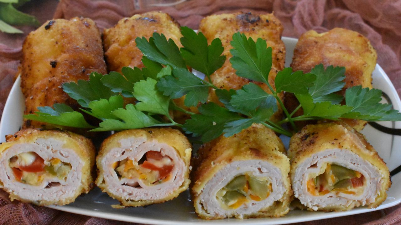 Przepis - Roladki z cukinią przepis - Gotujmy.pl