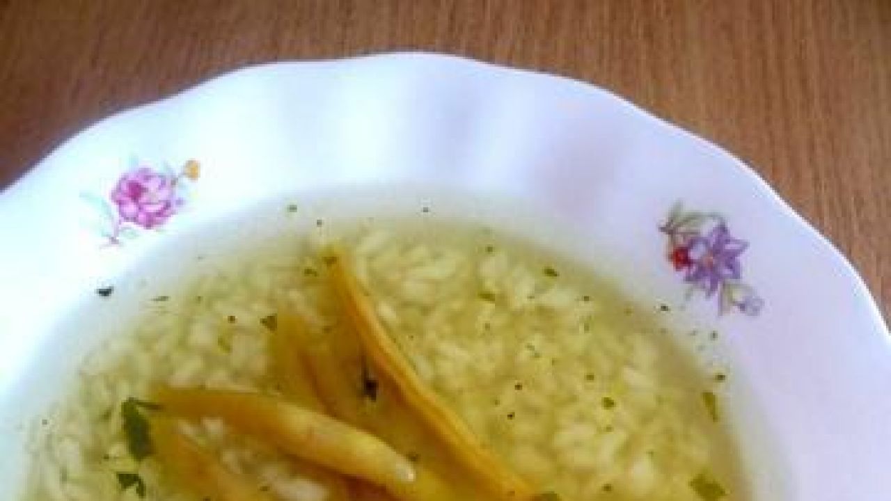 Przepis - Rosół z królika z ryżem przepis - Gotujmy.pl