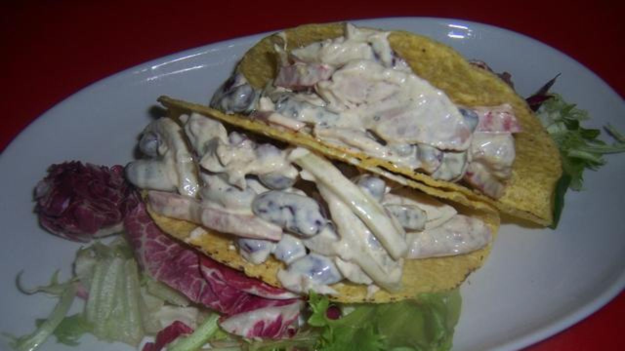 Przepis - Sałatka w muszlach taco 3 przepis - Gotujmy.pl