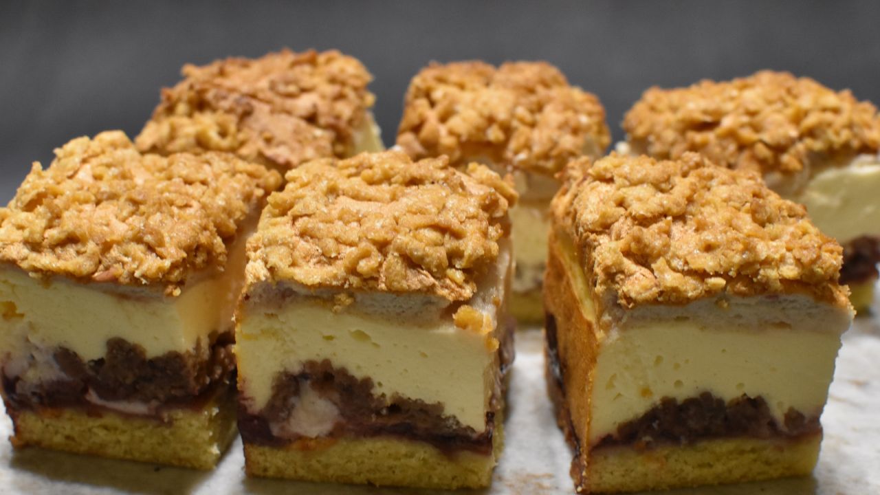 Przepis - Sernik a' la pleśniak przepis - Gotujmy.pl