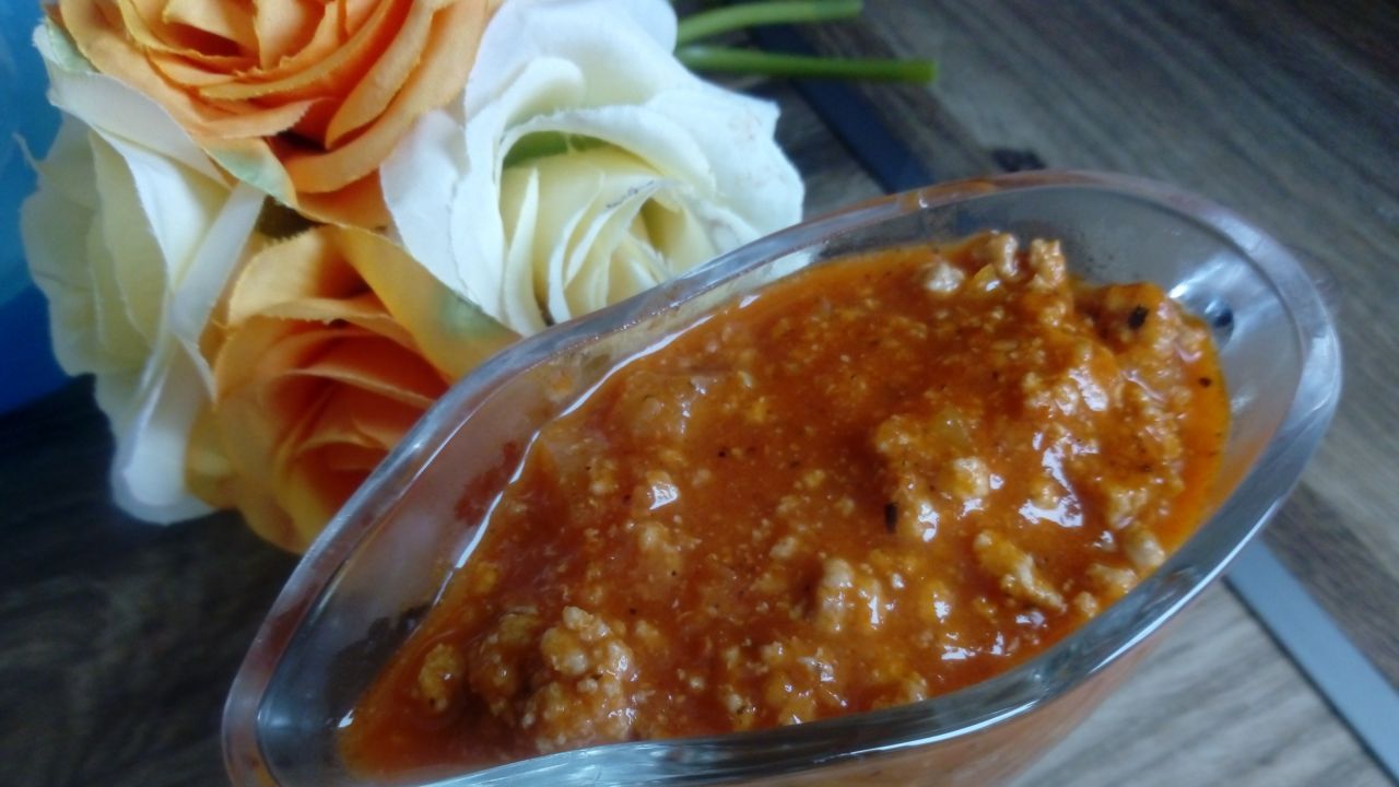 Przepis - Sos do spaghetti z suszonymi pomidorami przepis - Gotujmy.pl