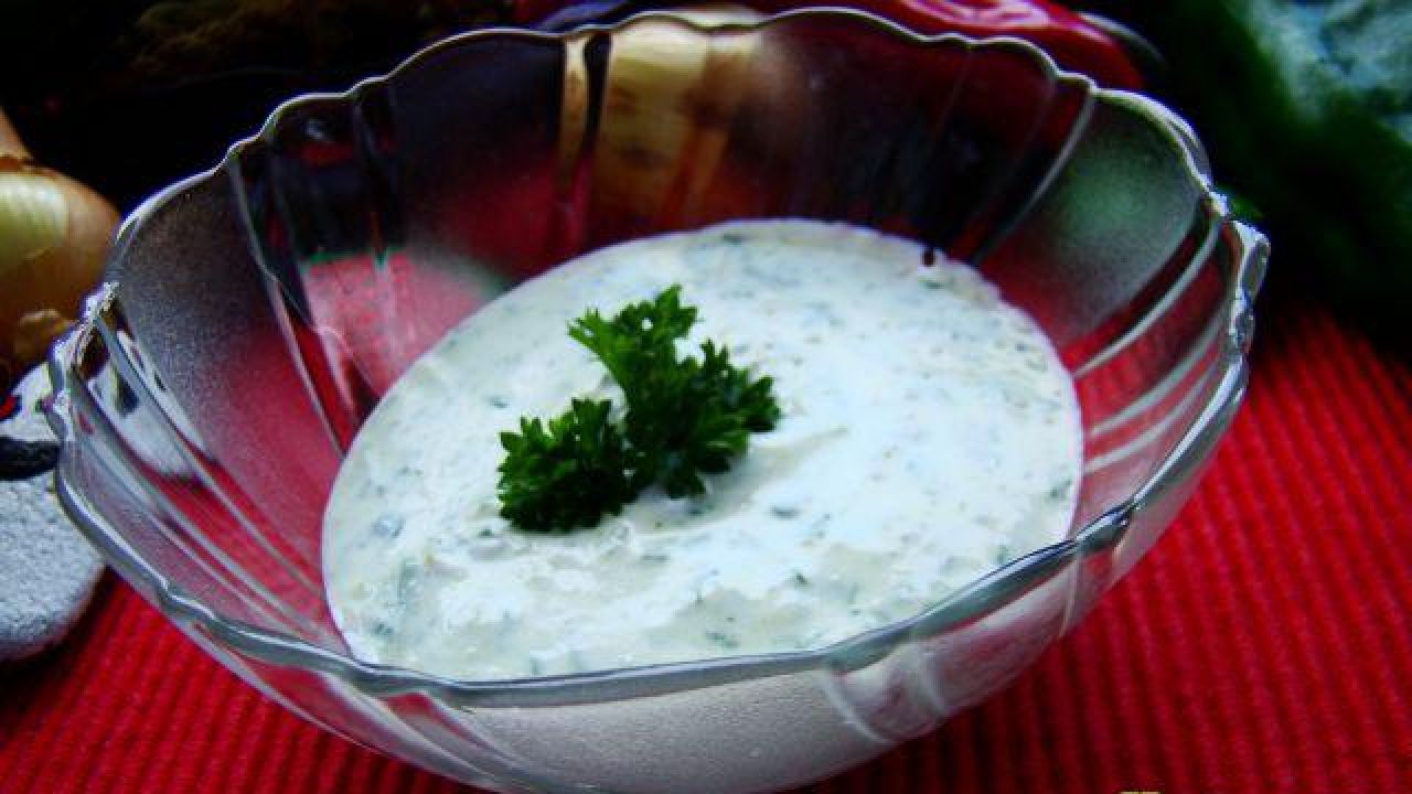 Przepis - Sos koperkowo-pietruszkowy przepis - Gotujmy.pl