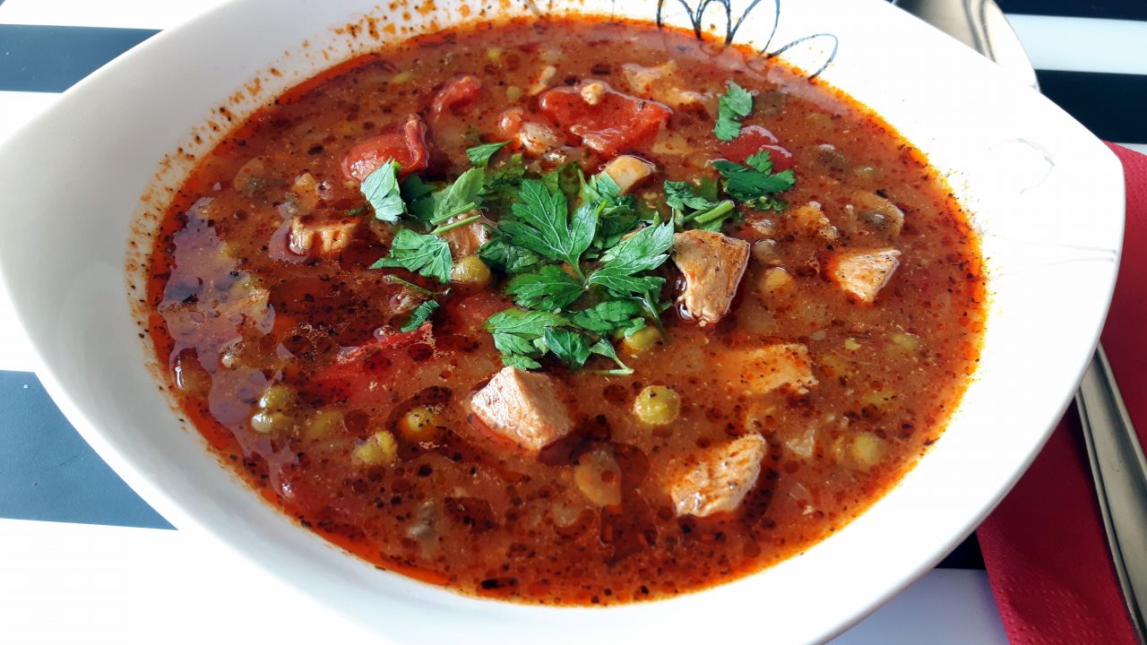 Przepis - Strogonow drobiowy przepis - Gotujmy.pl