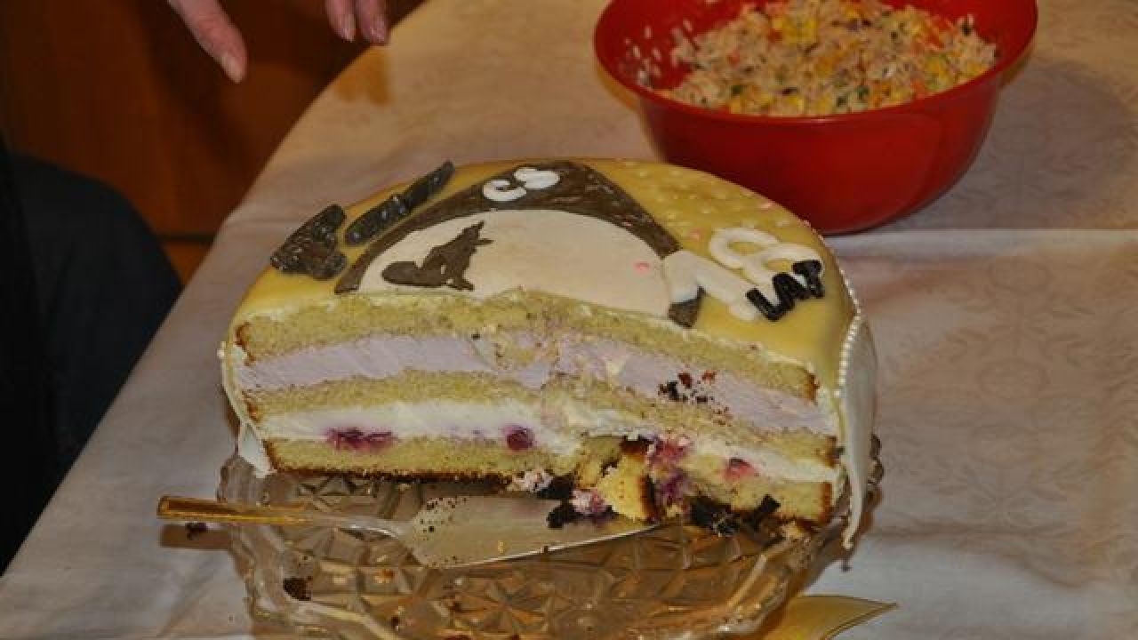Przepis - Szybki-Tort wiśniowy przepis - Gotujmy.pl