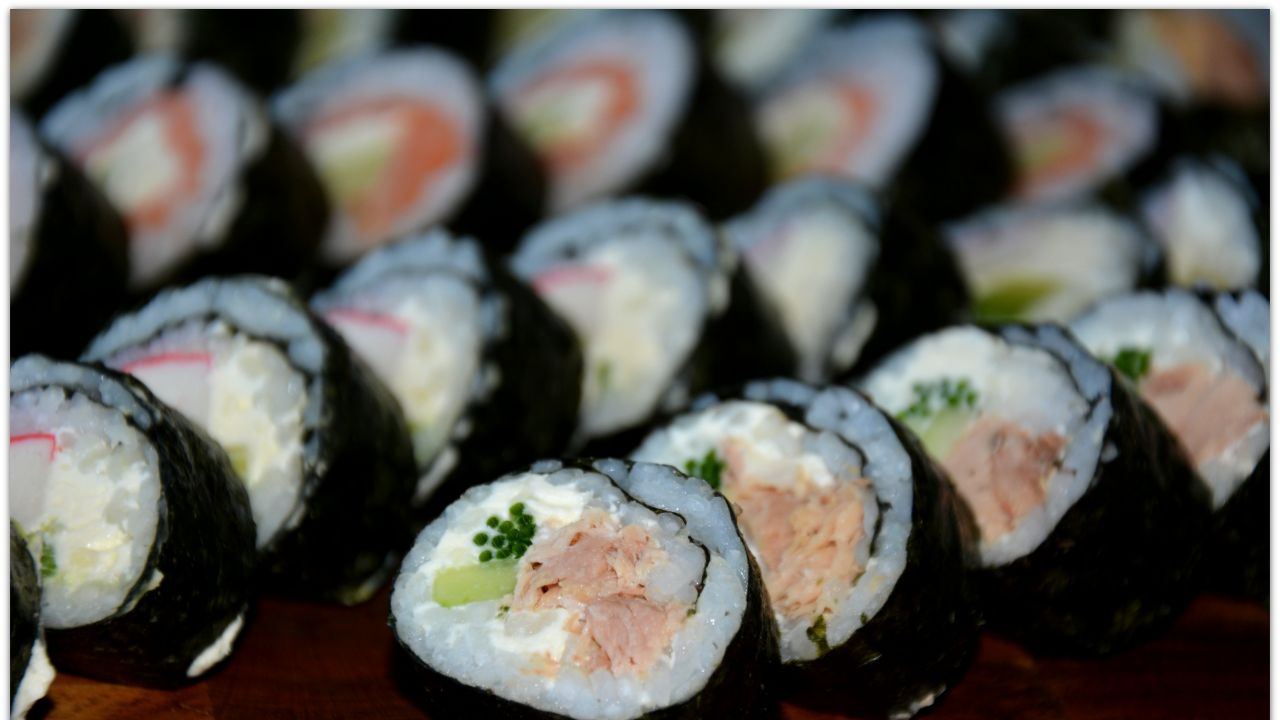 Przepis - Tuna rolls - Negitoro Maki przepis - Gotujmy.pl