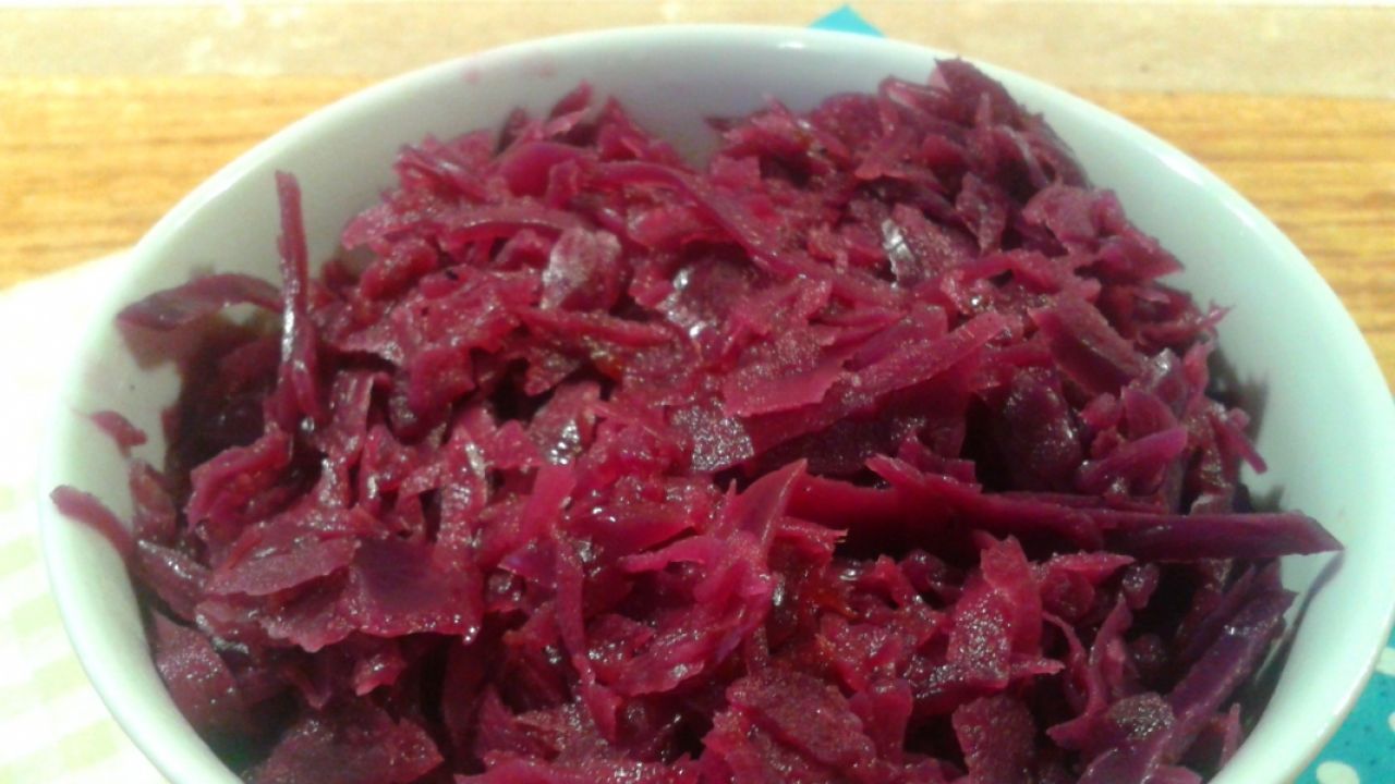Przepis - Wegetariańska modra kapusta przepis - Gotujmy.pl