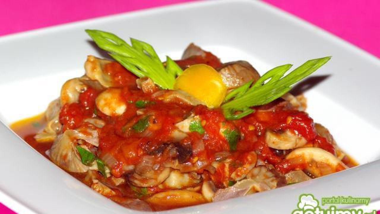 Przepis na Żołądki drobiowe w pomidorach